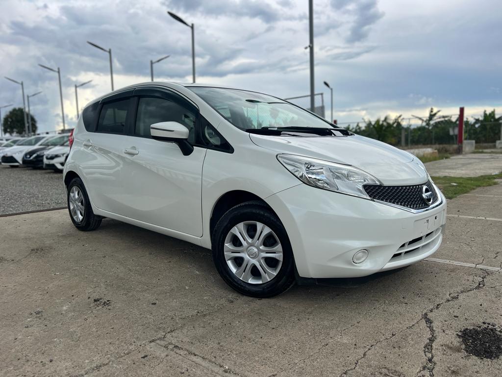 Nissan Note Básico 2016 en Santiago