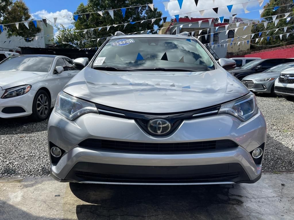 Toyota RAV4 XLE 2018 en Santo Domingo Este