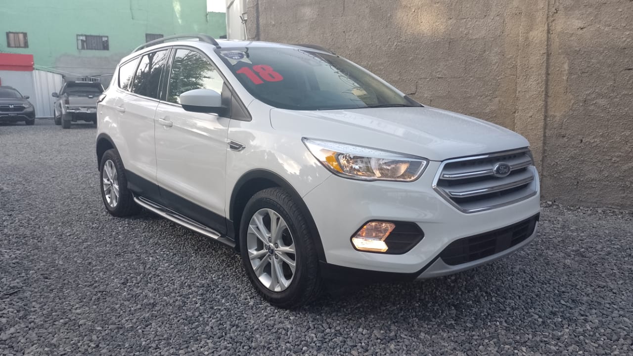 Ford Escape SEL Ecoboost 2018 en Santo Domingo Norte