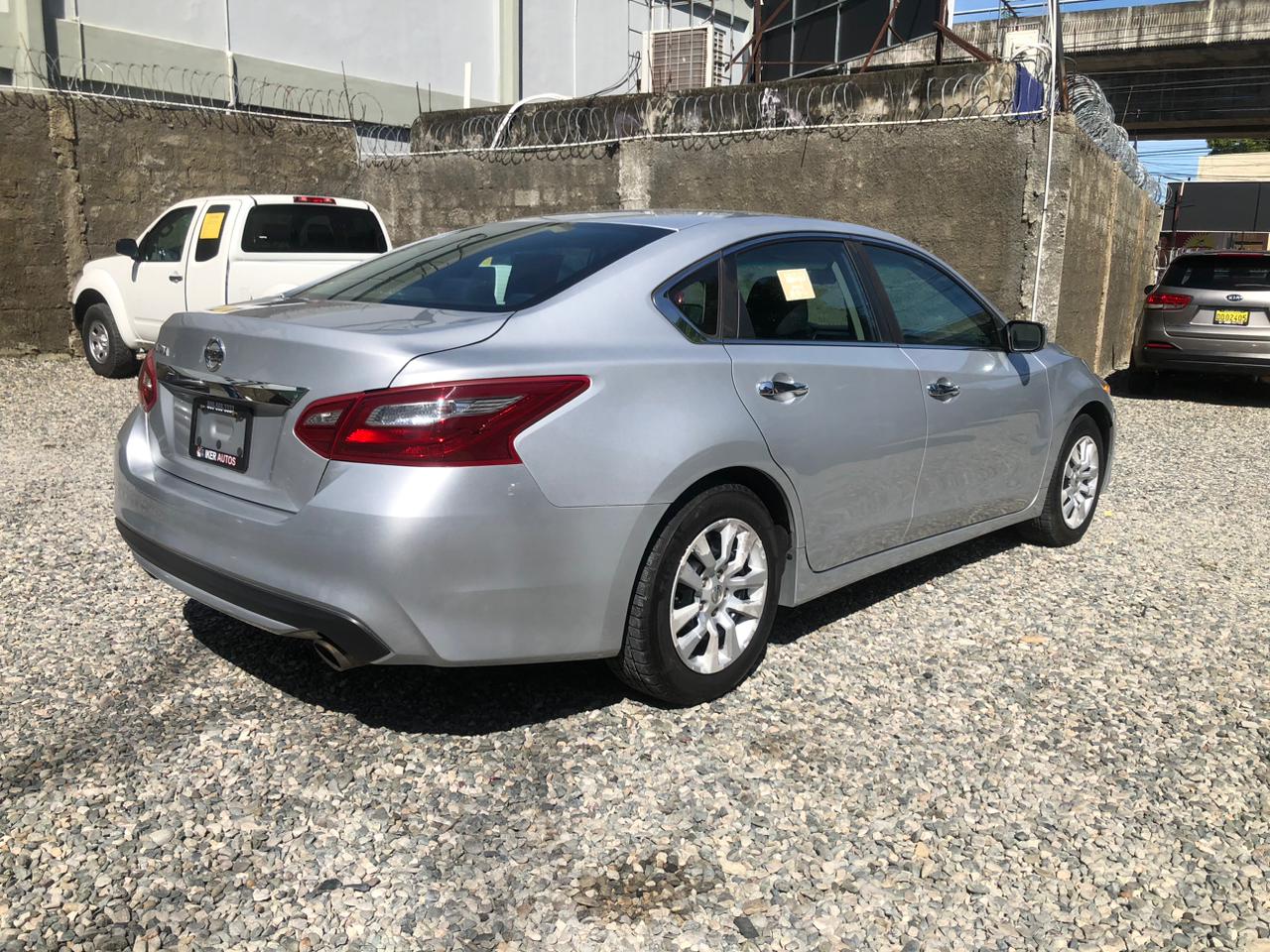 Nissan Altima SV 2018 en Santo Domingo Norte