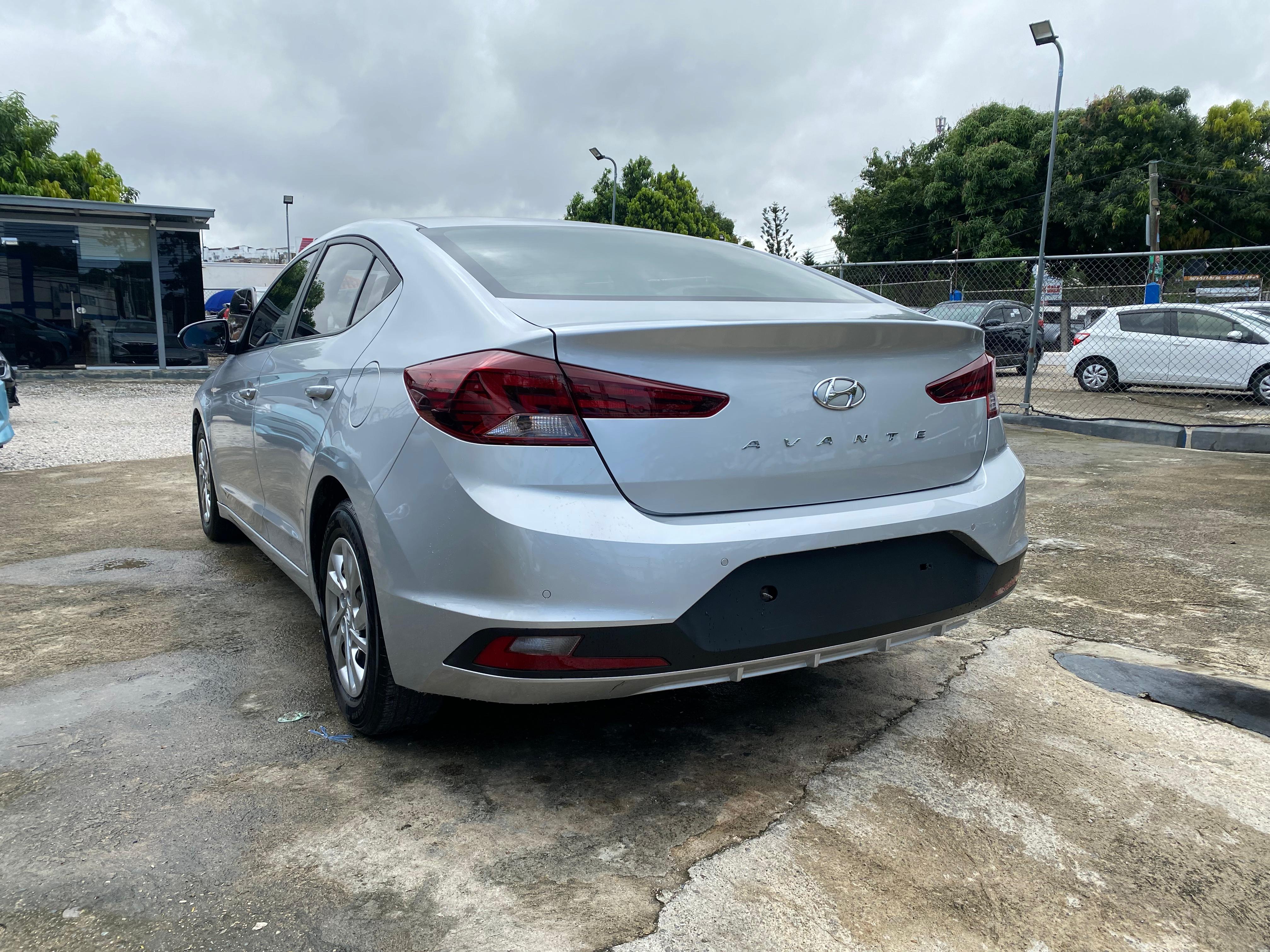 Hyundai Avante LPI 2019 en Santo Domingo Oeste