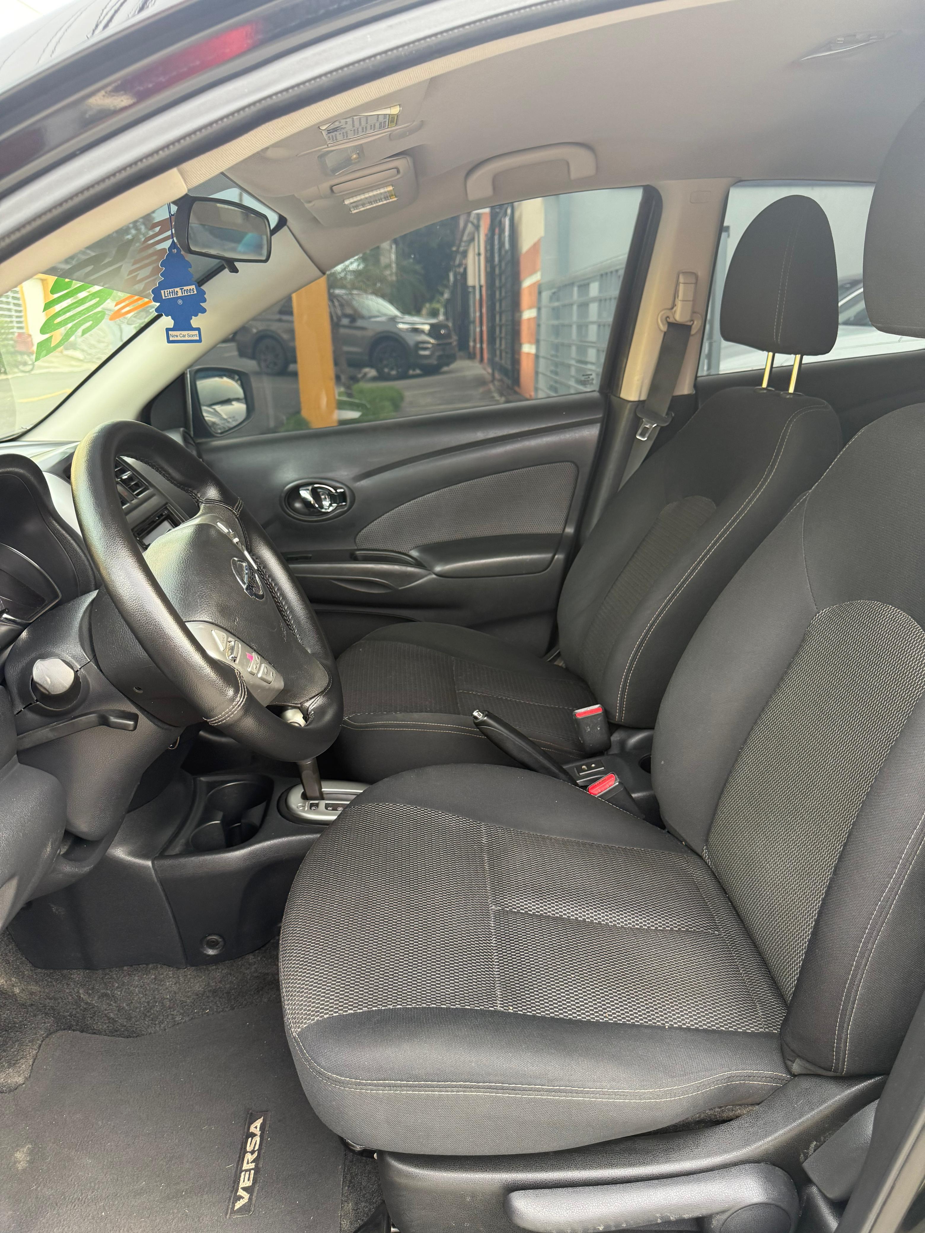 Nissan Versa SV 2015 en Santo Domingo