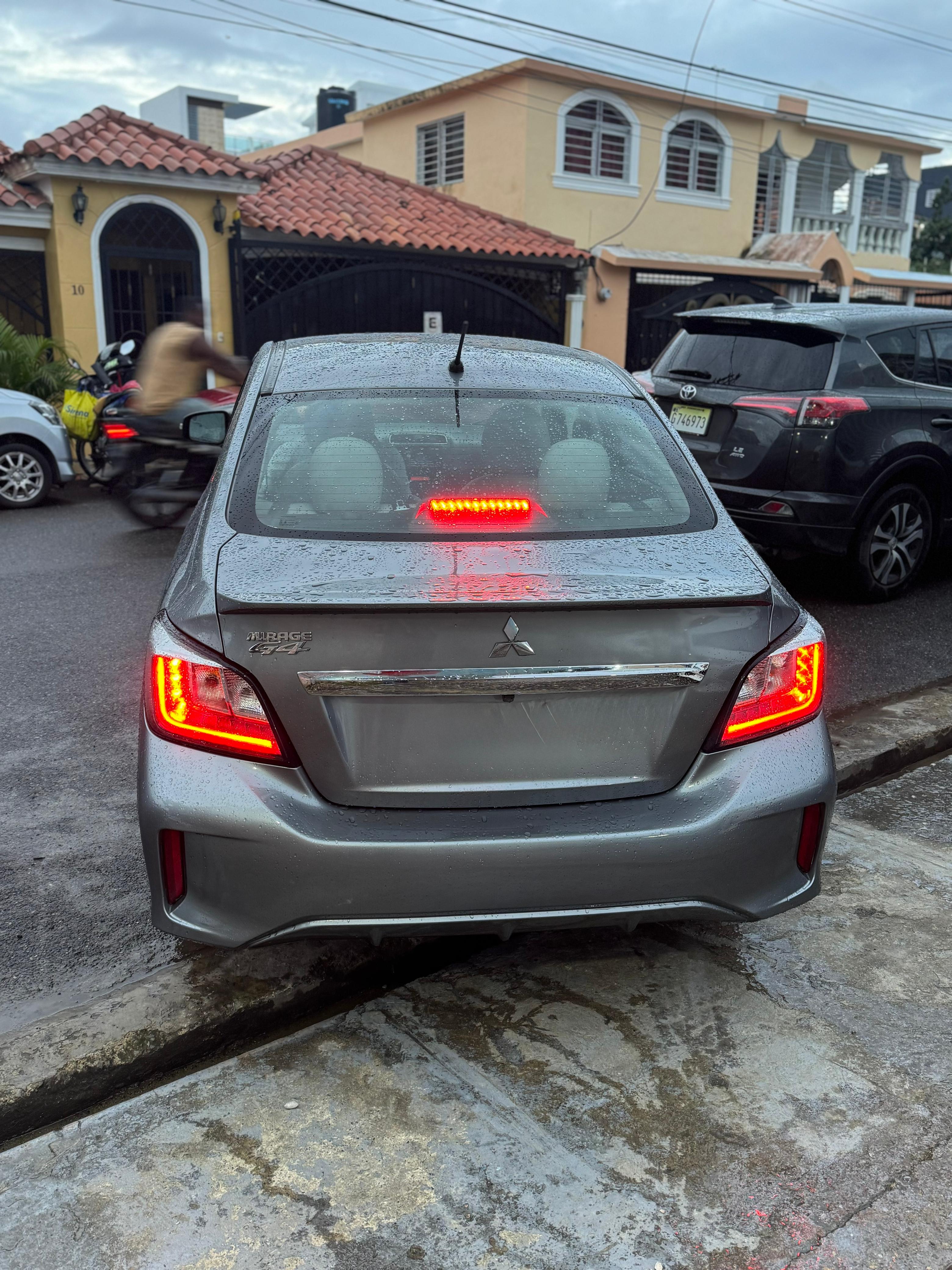 Mitsubishi Mirage G4 LE 2021 en Santo Domingo Este